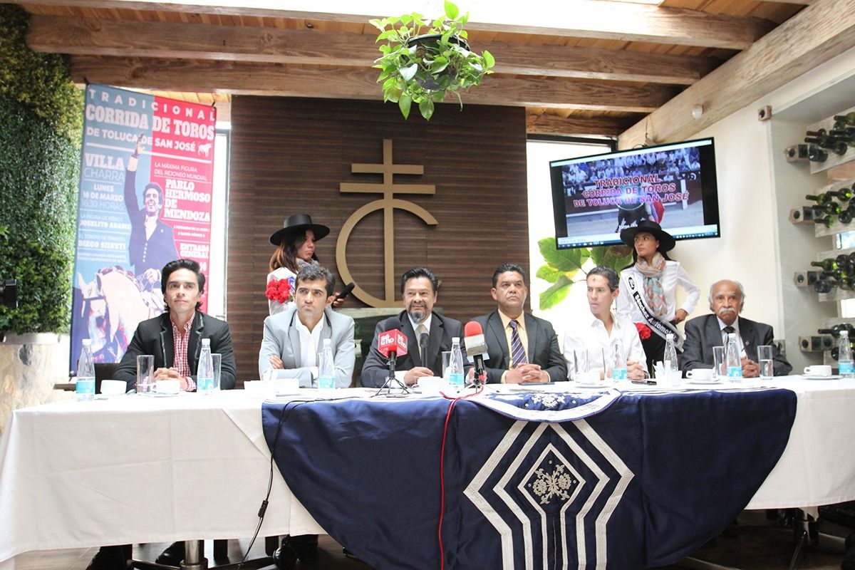 Pablo Hermoso en la Villa Charra de Toluca - Aula Mexiquense