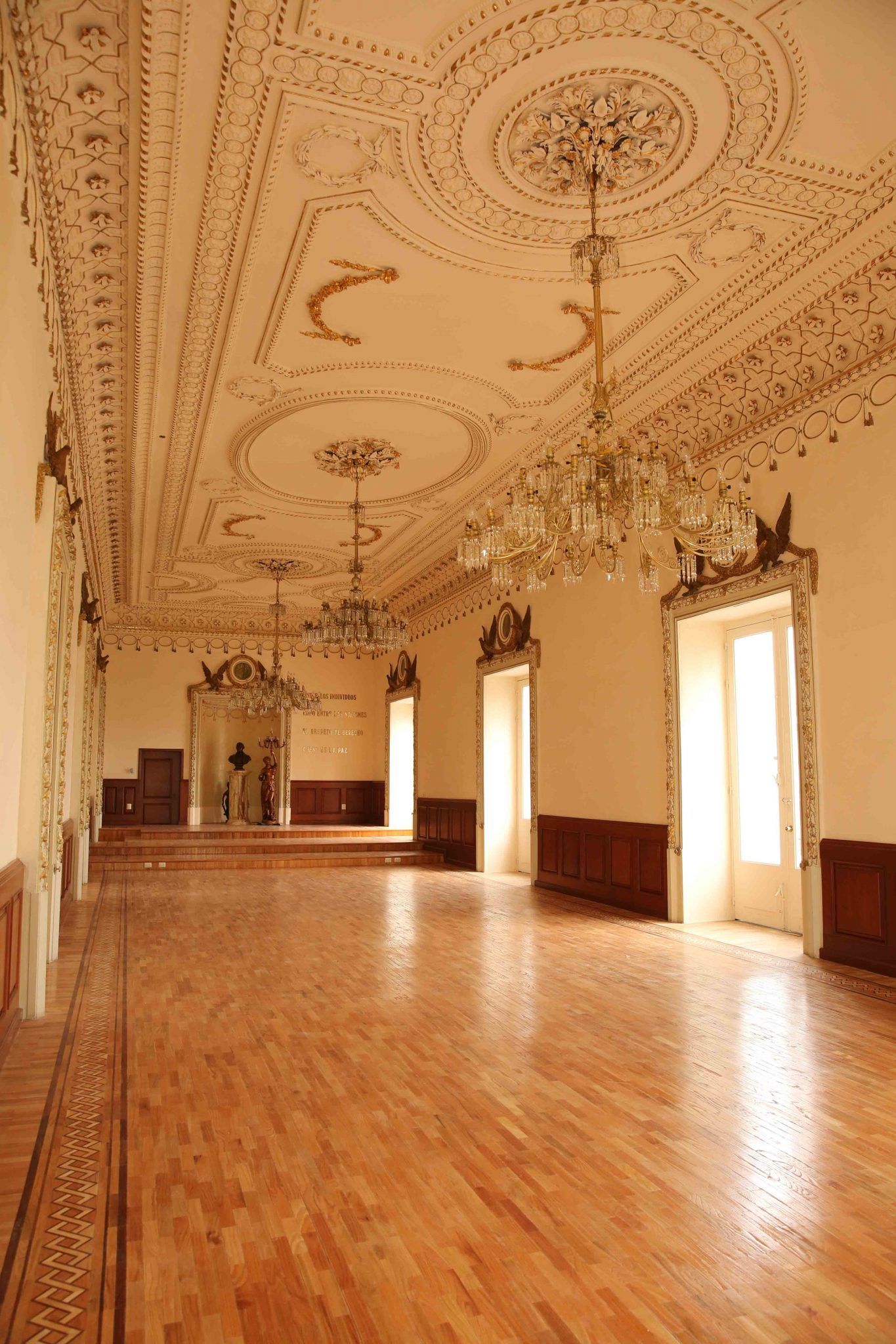 PJEdomex restaura el salón rojo y rescata dos siglos de historia - Aula ...
